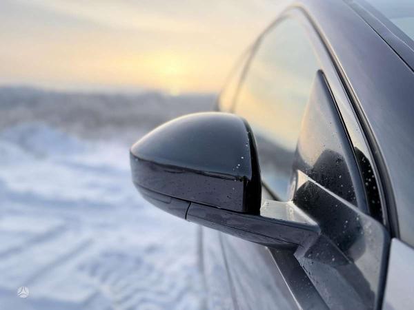 Grey Land Rover Discovery Sport 2016 in Siauliai, with an engine capacity of 2.00 L and mileage of 155 thousand km for 10900 €, photo 8 on AUTOMOTO.COM.LV