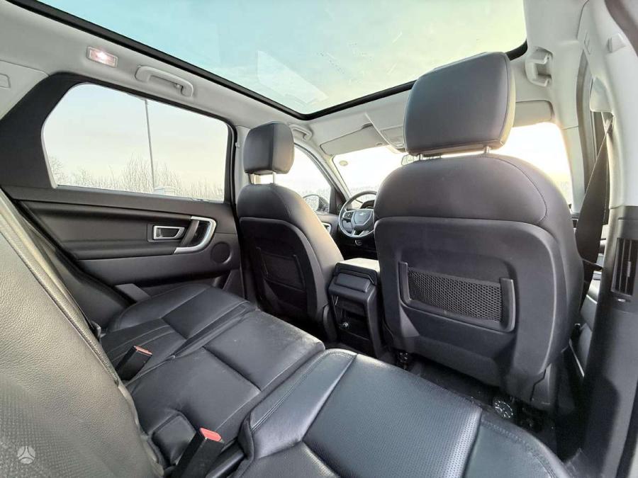 Pelēks Land Rover Discovery Sport 2016 Šauļi, ar dzinēja tilpumu 2.00 L un nobraukumu 155 tūkst. km par 10900 €, foto 26 vietnē AUTOMOTO.COM.LV
