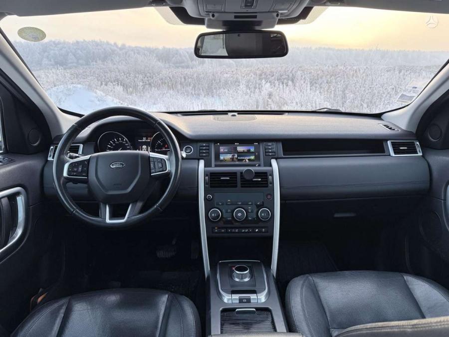 Pelēks Land Rover Discovery Sport 2016 Šauļi, ar dzinēja tilpumu 2.00 L un nobraukumu 155 tūkst. km par 10900 €, foto 28 vietnē AUTOMOTO.COM.LV