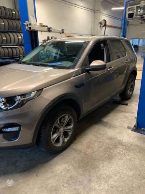Grey Land Rover Discovery Sport 2016 in Kaunas, with an engine capacity of 2.00 L and mileage of 136 thousand km for 5950 €, photo 2 on AUTOMOTO.COM.LV
