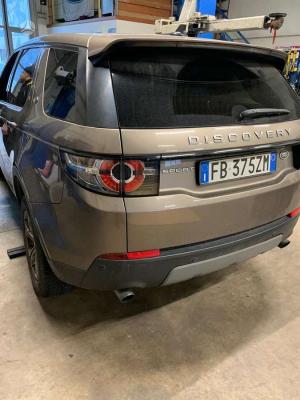 Grey Land Rover Discovery Sport 2016 in Kaunas, with an engine capacity of 2.00 L and mileage of 136 thousand km for 5950 €, photo 3 on AUTOMOTO.COM.LV