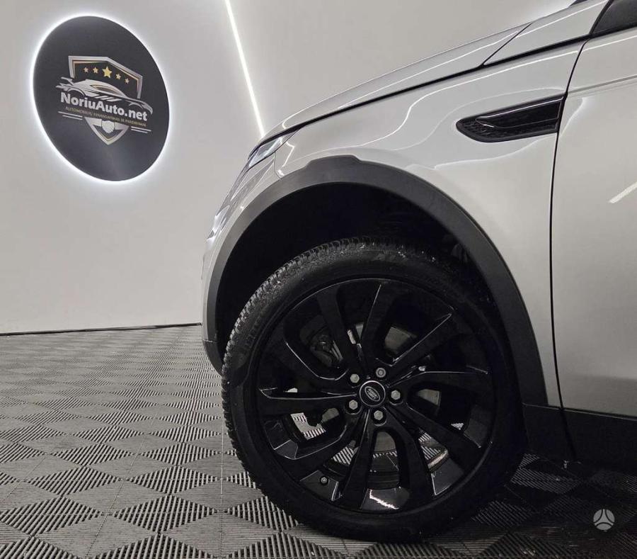 Pelēks Land Rover Discovery Sport 2016 Marijampole, ar dzinēja tilpumu 2.00 L un nobraukumu 207 tūkst. km par 10999 €, foto 25 vietnē AUTOMOTO.COM.LV