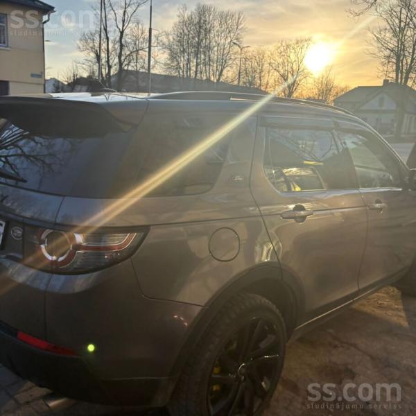Grey Land Rover Discovery Sport 2016 in Rezekne, with an engine capacity of 2.00 L and mileage of 250 thousand km for 13500 €, photo 3 on AUTOMOTO.COM.LV