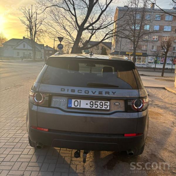 Grey Land Rover Discovery Sport 2016 in Rezekne, with an engine capacity of 2.00 L and mileage of 250 thousand km for 13500 €, photo 4 on AUTOMOTO.COM.LV