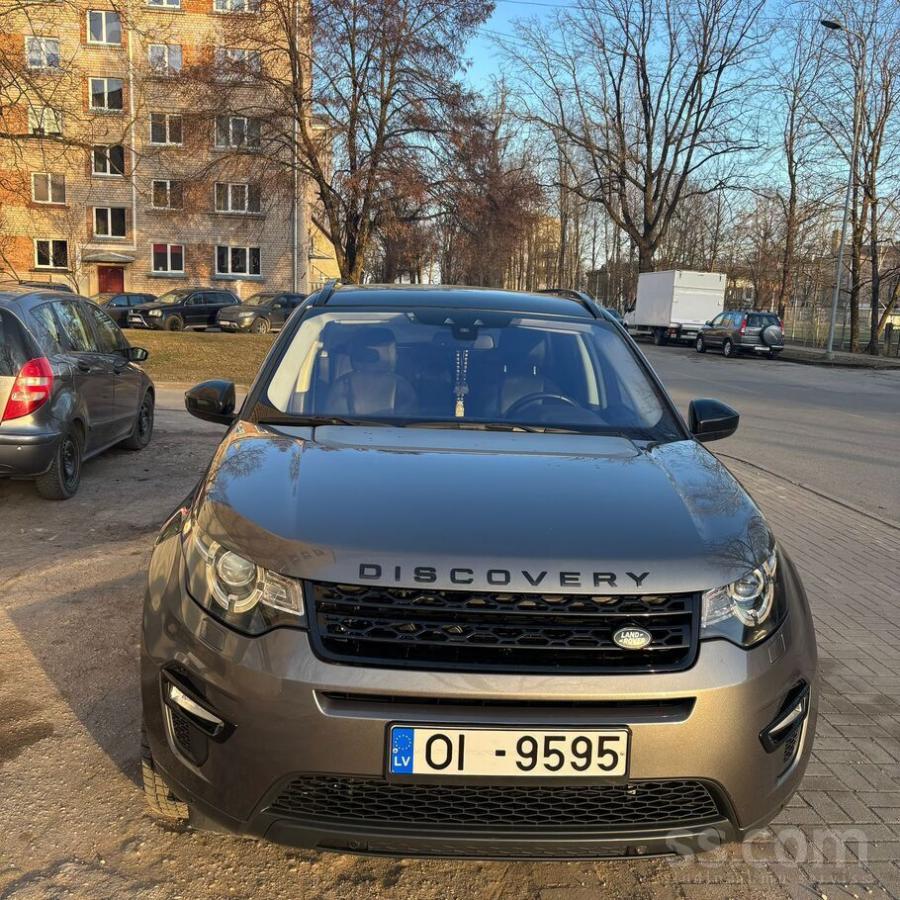 Grey Land Rover Discovery Sport 2016 in Rezekne, with an engine capacity of 2.00 L and mileage of 250 thousand km for 13500 €, photo 5 on AUTOMOTO.COM.LV