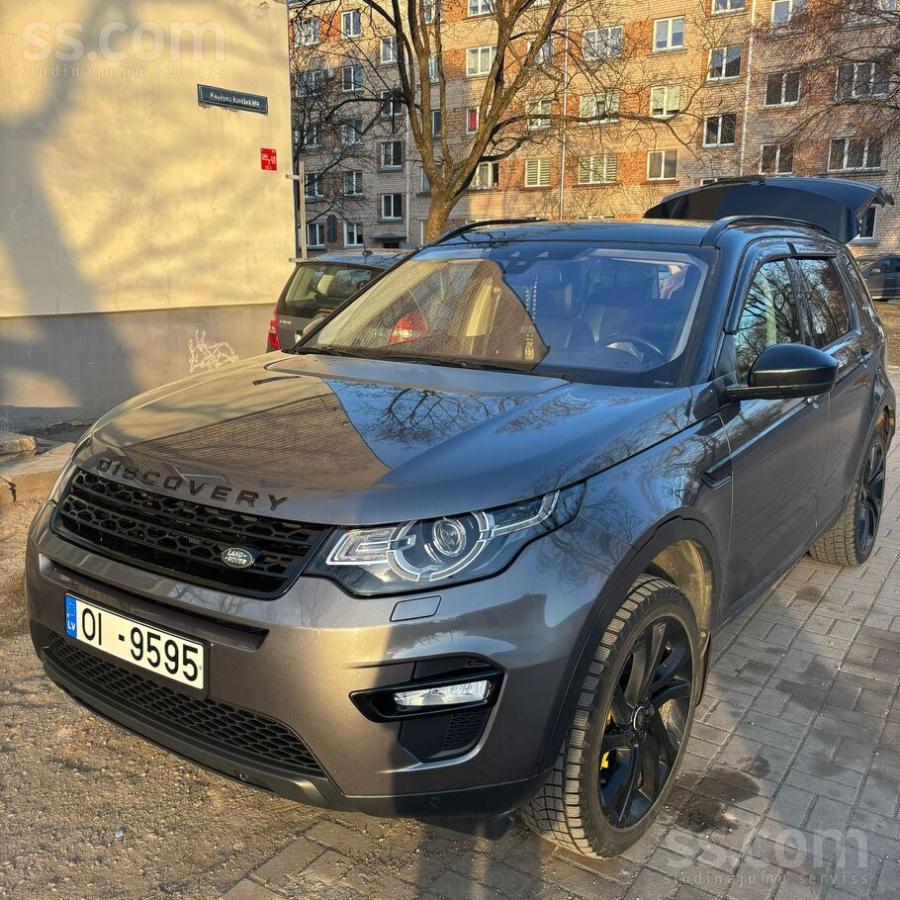Grey Land Rover Discovery Sport 2016 in Rezekne, with an engine capacity of 2.00 L and mileage of 250 thousand km for 13500 €, photo 7 on AUTOMOTO.COM.LV