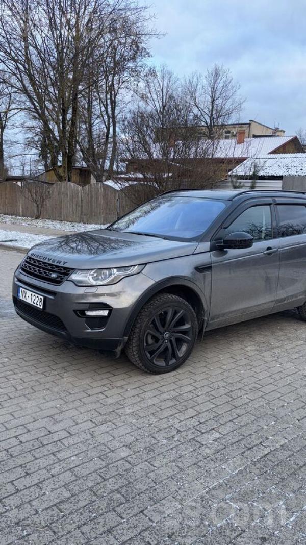 Grey Land Rover Discovery Sport 2016 in Rezekne, with an engine capacity of 2.00 L and mileage of 250 thousand km for 13500 €, photo 8 on AUTOMOTO.COM.LV
