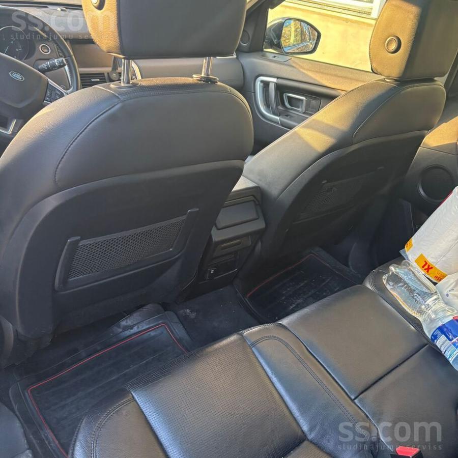 Grey Land Rover Discovery Sport 2016 in Rezekne, with an engine capacity of 2.00 L and mileage of 250 thousand km for 13500 €, photo 15 on AUTOMOTO.COM.LV