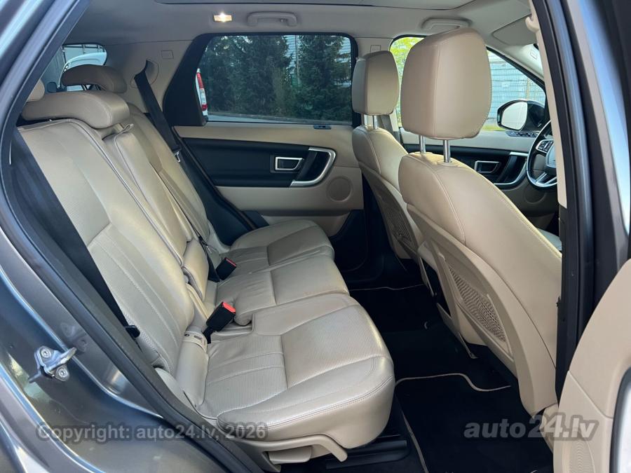 Grey Land Rover Discovery Sport 2016 in Tallinn, with an engine capacity of 2.00 L and mileage of 180 thousand km for 15800 €, photo 11 on AUTOMOTO.COM.LV