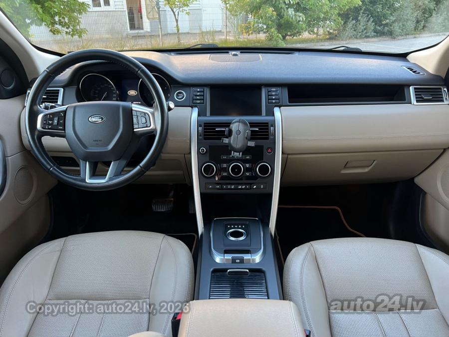 Grey Land Rover Discovery Sport 2016 in Tallinn, with an engine capacity of 2.00 L and mileage of 180 thousand km for 15800 €, photo 13 on AUTOMOTO.COM.LV