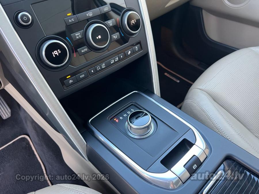 Grey Land Rover Discovery Sport 2016 in Tallinn, with an engine capacity of 2.00 L and mileage of 180 thousand km for 15800 €, photo 16 on AUTOMOTO.COM.LV