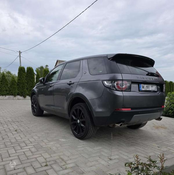 Pelēks Land Rover Discovery Sport 2016 Šauļi, ar dzinēja tilpumu 2.00 L un nobraukumu 167 tūkst. km par 8200 €, foto 6 vietnē AUTOMOTO.COM.LV