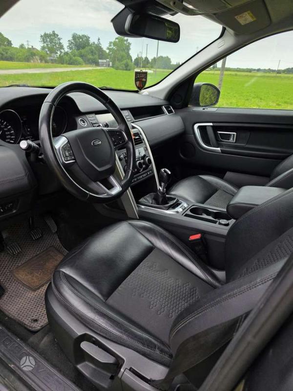 Pelēks Land Rover Discovery Sport 2016 Šauļi, ar dzinēja tilpumu 2.00 L un nobraukumu 167 tūkst. km par 8200 €, foto 9 vietnē AUTOMOTO.COM.LV
