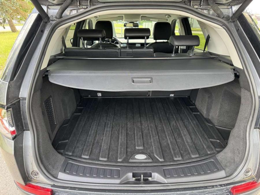 Grey Land Rover Discovery Sport 2016 in Taurage, with an engine capacity of 2.00 L and mileage of 155 thousand km for 8900 €, photo 11 on AUTOMOTO.COM.LV
