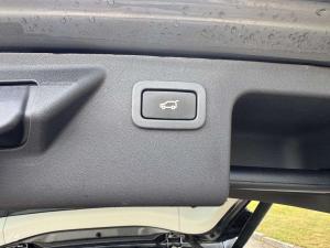 Grey Land Rover Discovery Sport 2016 in Taurage, with an engine capacity of 2.00 L and mileage of 155 thousand km for 8900 €, photo 12 on AUTOMOTO.COM.LV