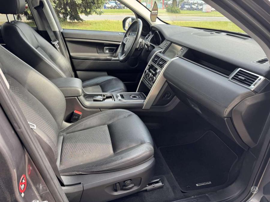 Grey Land Rover Discovery Sport 2016 in Taurage, with an engine capacity of 2.00 L and mileage of 155 thousand km for 8900 €, photo 13 on AUTOMOTO.COM.LV
