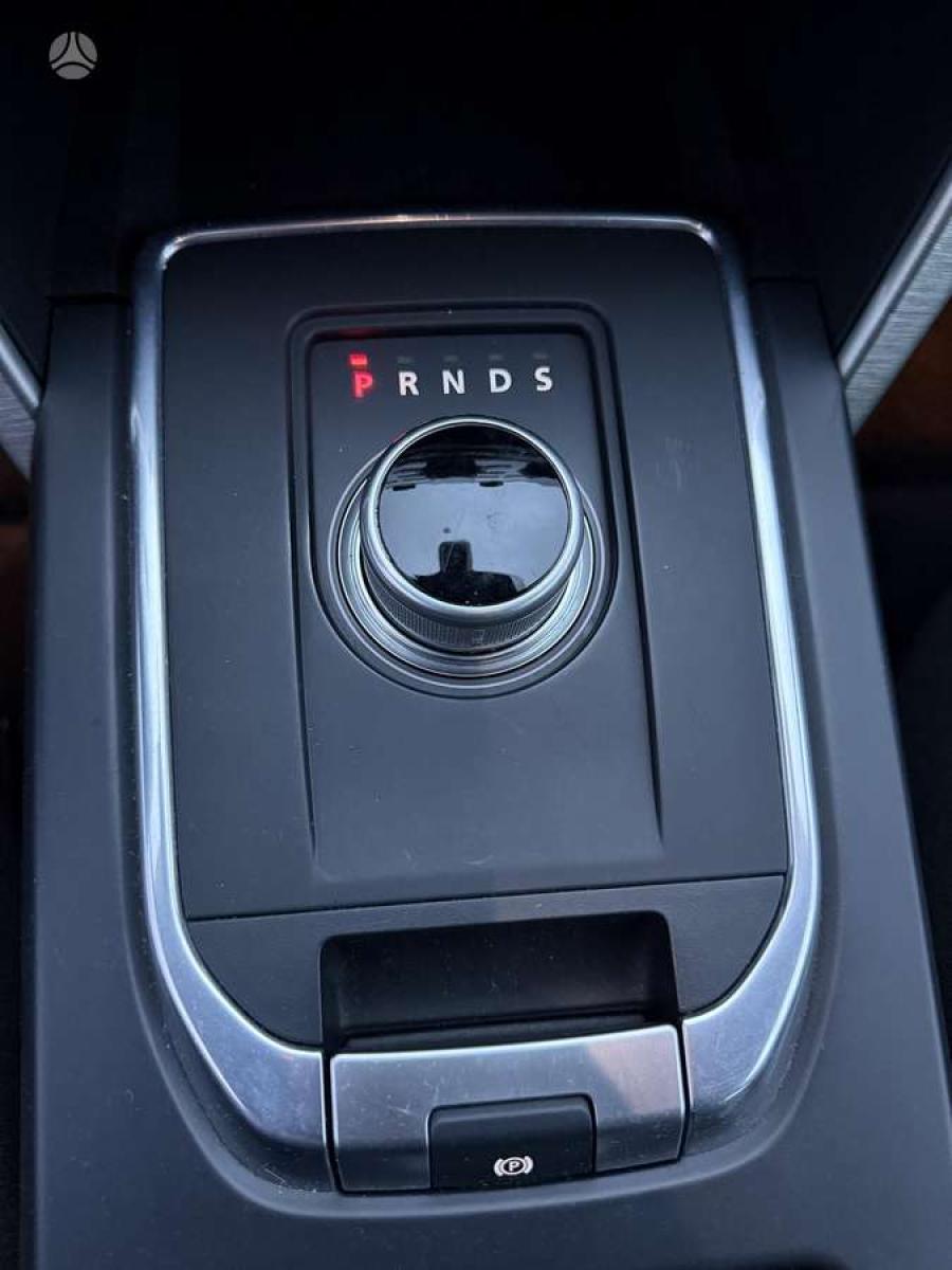 Grey Land Rover Discovery Sport 2016 in Utena, with an engine capacity of 2.00 L and mileage of 244 thousand km for 9900 €, photo 40 on AUTOMOTO.COM.LV