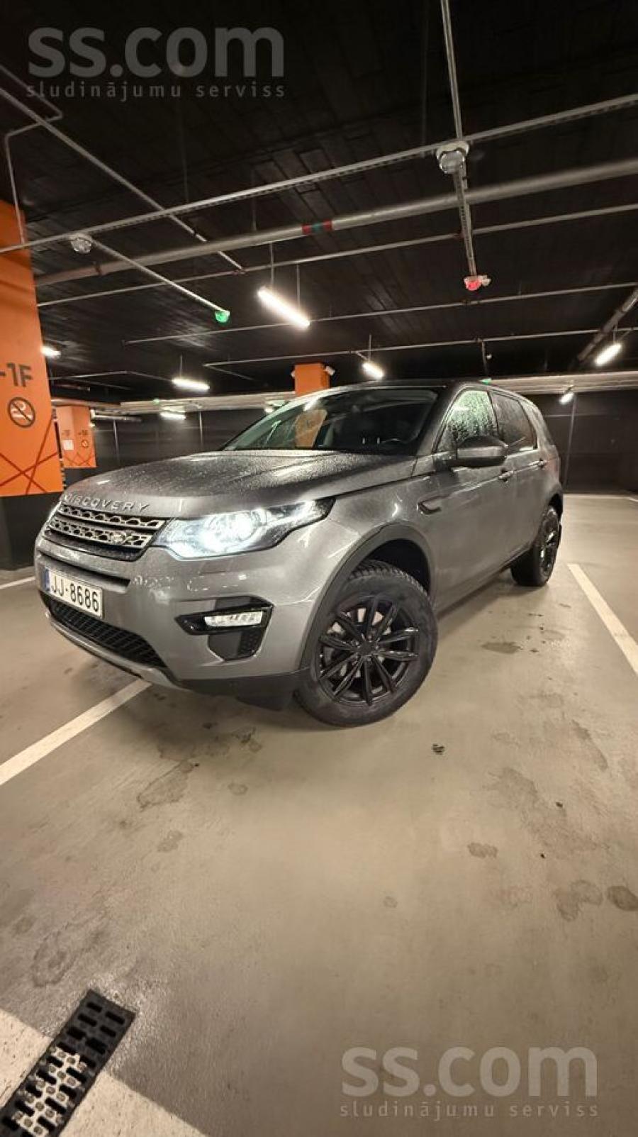 Pelēks Land Rover Discovery Sport 2016 Rīga, ar dzinēja tilpumu 2.00 L un nobraukumu 144 tūkst. km par 12000 €, foto 1 vietnē AUTOMOTO.COM.LV