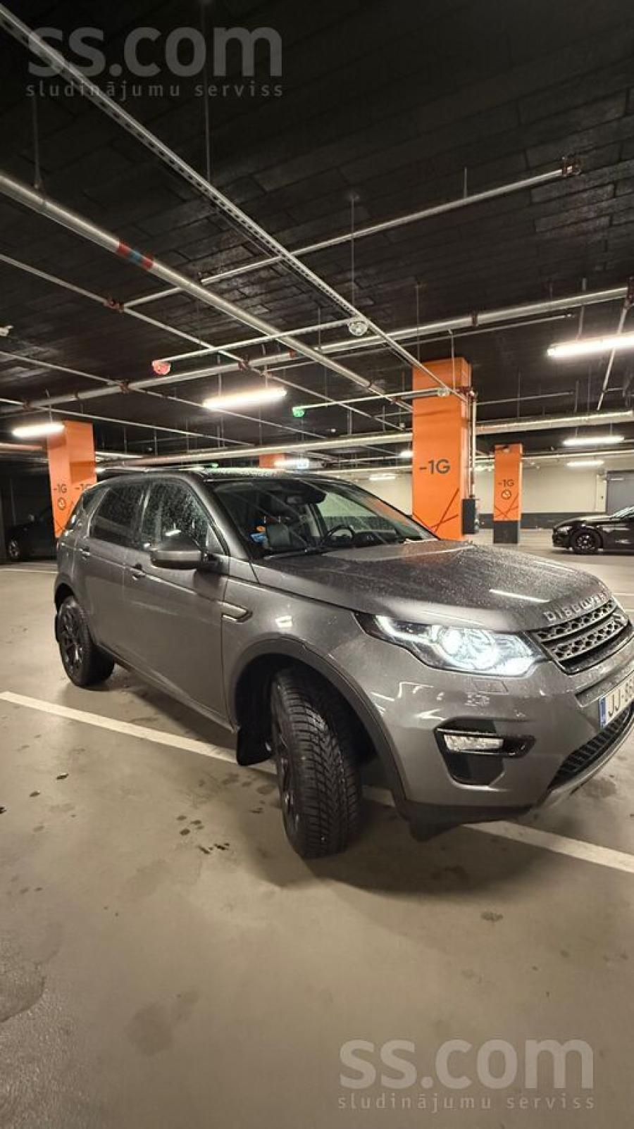 Pelēks Land Rover Discovery Sport 2016 Rīga, ar dzinēja tilpumu 2.00 L un nobraukumu 144 tūkst. km par 12000 €, foto 3 vietnē AUTOMOTO.COM.LV