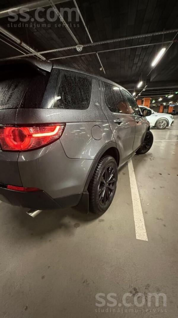 Grey Land Rover Discovery Sport 2016 in Riga, with an engine capacity of 2.00 L and mileage of 144 thousand km for 12000 €, photo 5 on AUTOMOTO.COM.LV