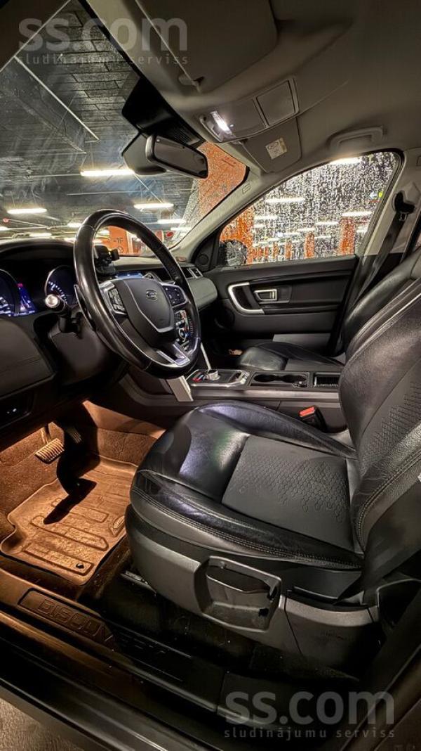 Grey Land Rover Discovery Sport 2016 in Riga, with an engine capacity of 2.00 L and mileage of 144 thousand km for 12000 €, photo 10 on AUTOMOTO.COM.LV