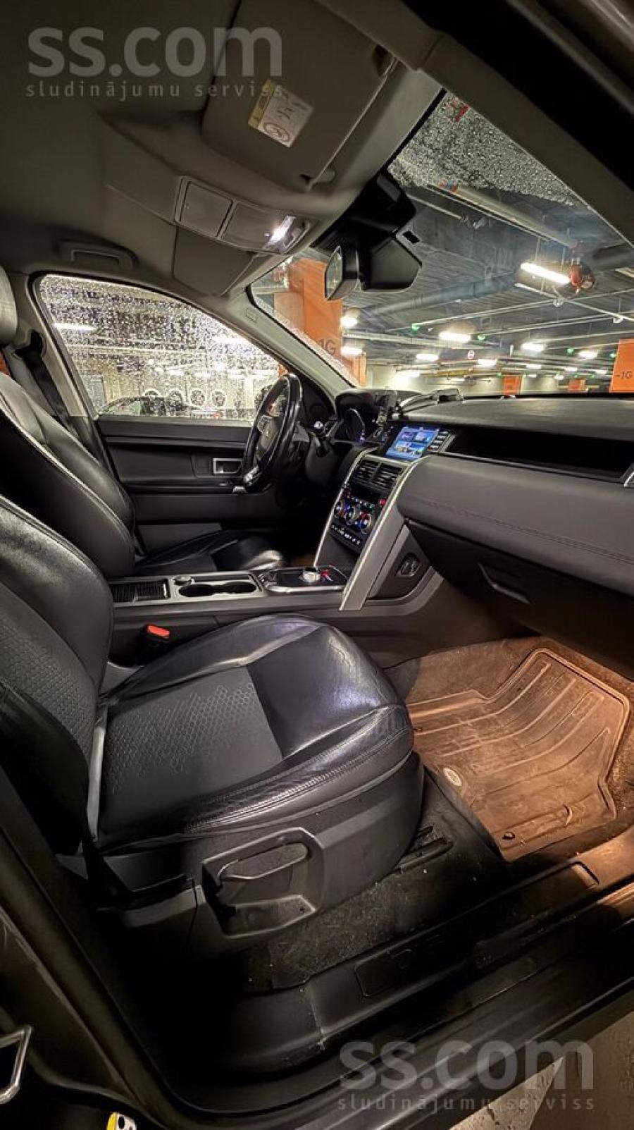 Pelēks Land Rover Discovery Sport 2016 Rīga, ar dzinēja tilpumu 2.00 L un nobraukumu 144 tūkst. km par 12000 €, foto 12 vietnē AUTOMOTO.COM.LV