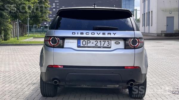 Pelēks Land Rover Discovery Sport 2016 Jelgava, ar dzinēja tilpumu 2.00 L un nobraukumu 191 tūkst. km par 12600 €, foto 5 vietnē AUTOMOTO.COM.LV