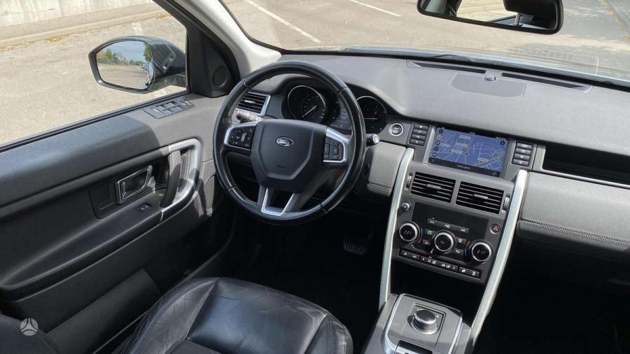 Pelēks Land Rover Discovery Sport 2016 Mažeikiai, ar dzinēja tilpumu 2.00 L un nobraukumu 274 tūkst. km par 9200 €, foto 12 vietnē AUTOMOTO.COM.LV