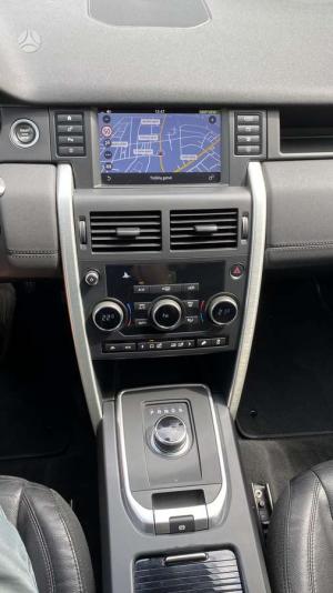 Pelēks Land Rover Discovery Sport 2016 Mažeikiai, ar dzinēja tilpumu 2.00 L un nobraukumu 274 tūkst. km par 9200 €, foto 13 vietnē AUTOMOTO.COM.LV