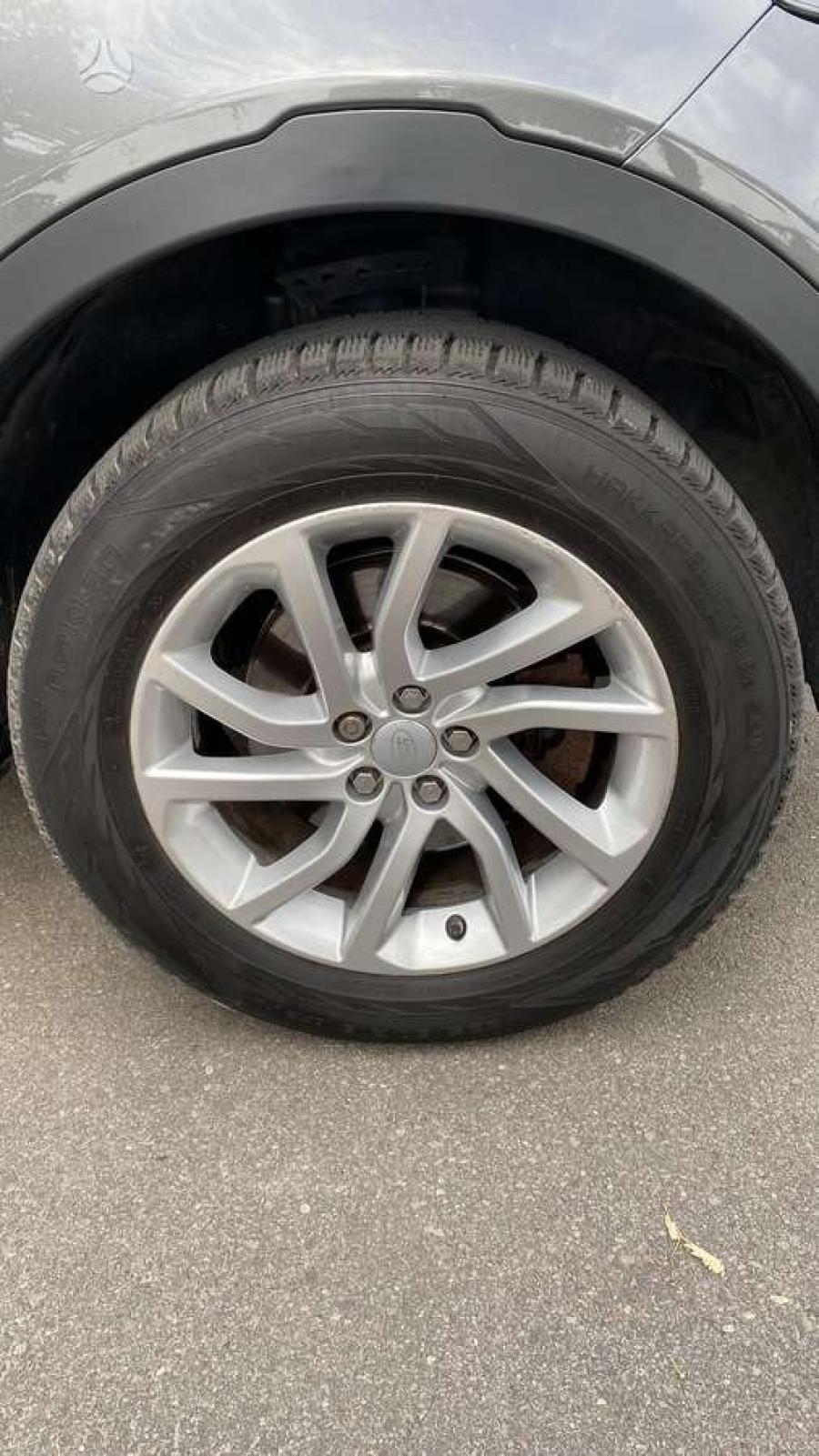 Pelēks Land Rover Discovery Sport 2016 Mažeikiai, ar dzinēja tilpumu 2.00 L un nobraukumu 274 tūkst. km par 9200 €, foto 18 vietnē AUTOMOTO.COM.LV