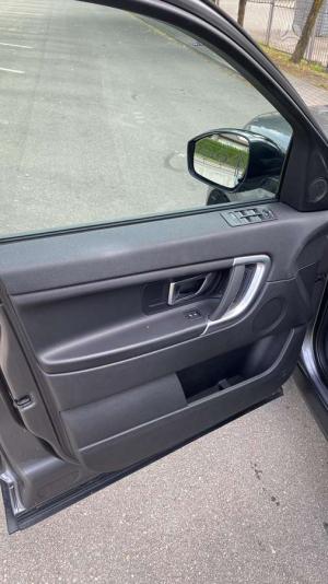 Pelēks Land Rover Discovery Sport 2016 Mažeikiai, ar dzinēja tilpumu 2.00 L un nobraukumu 274 tūkst. km par 9200 €, foto 22 vietnē AUTOMOTO.COM.LV