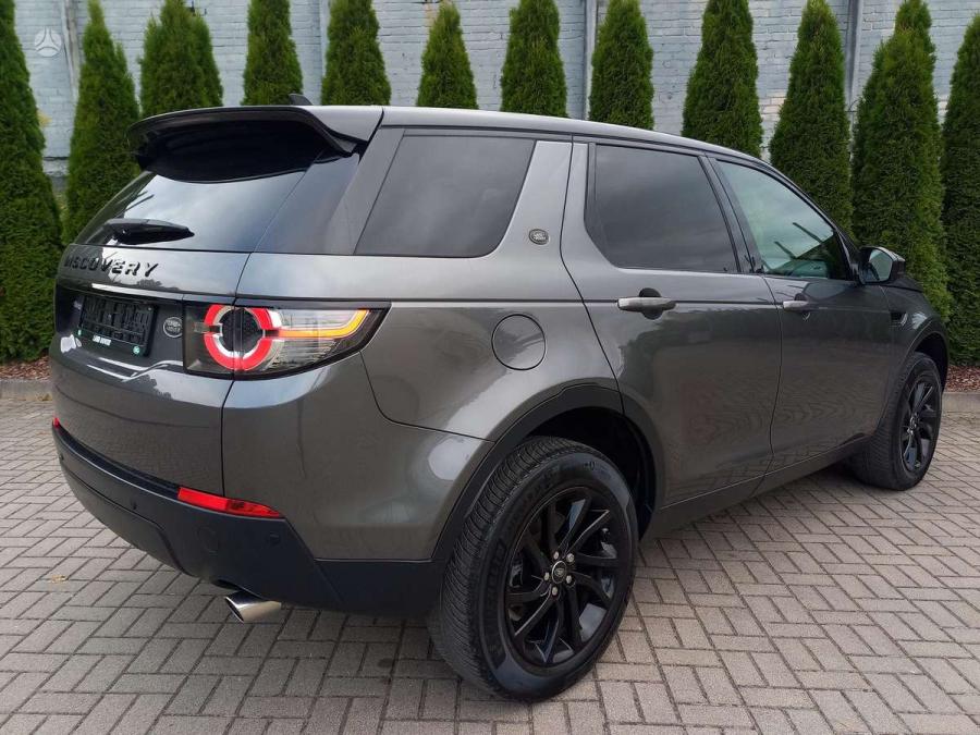 Grey Land Rover Discovery Sport 2016 in Siauliai, with an engine capacity of 2.00 L and mileage of 199 thousand km for 10300 €, photo 4 on AUTOMOTO.COM.LV