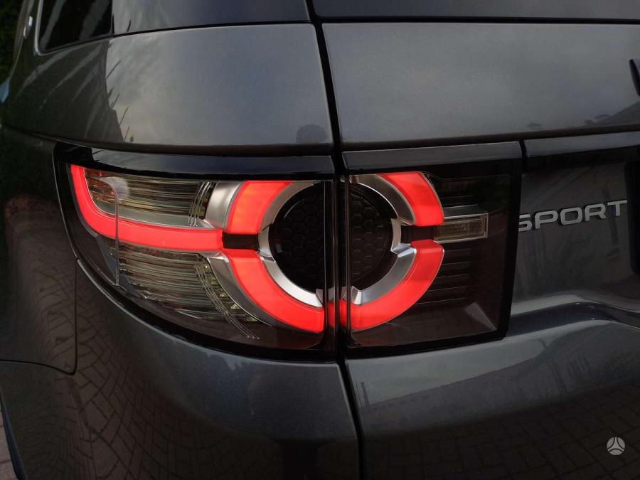 Grey Land Rover Discovery Sport 2016 in Siauliai, with an engine capacity of 2.00 L and mileage of 199 thousand km for 10300 €, photo 13 on AUTOMOTO.COM.LV