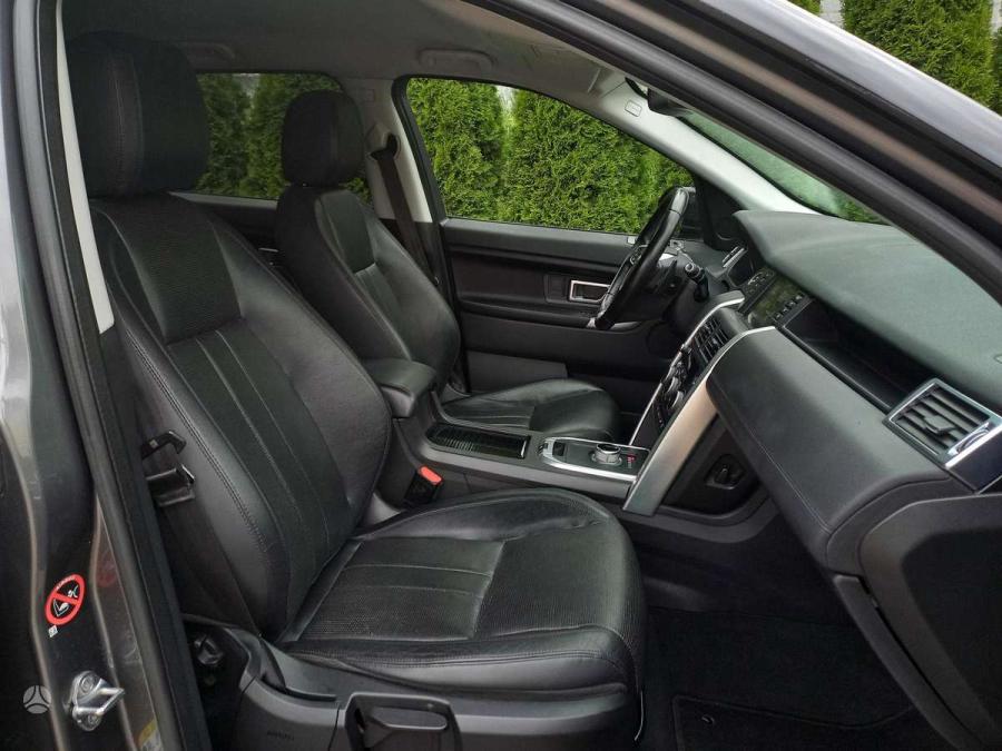 Grey Land Rover Discovery Sport 2016 in Siauliai, with an engine capacity of 2.00 L and mileage of 199 thousand km for 10300 €, photo 14 on AUTOMOTO.COM.LV