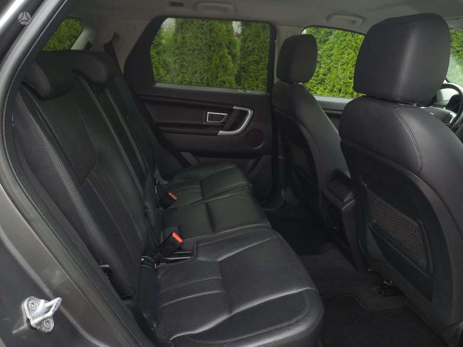 Grey Land Rover Discovery Sport 2016 in Siauliai, with an engine capacity of 2.00 L and mileage of 199 thousand km for 10300 €, photo 15 on AUTOMOTO.COM.LV