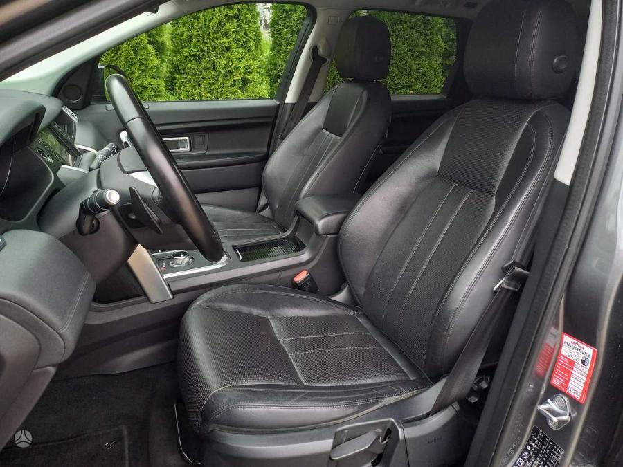 Grey Land Rover Discovery Sport 2016 in Siauliai, with an engine capacity of 2.00 L and mileage of 199 thousand km for 10300 €, photo 17 on AUTOMOTO.COM.LV