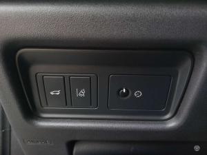 Grey Land Rover Discovery Sport 2016 in Siauliai, with an engine capacity of 2.00 L and mileage of 199 thousand km for 10300 €, photo 25 on AUTOMOTO.COM.LV