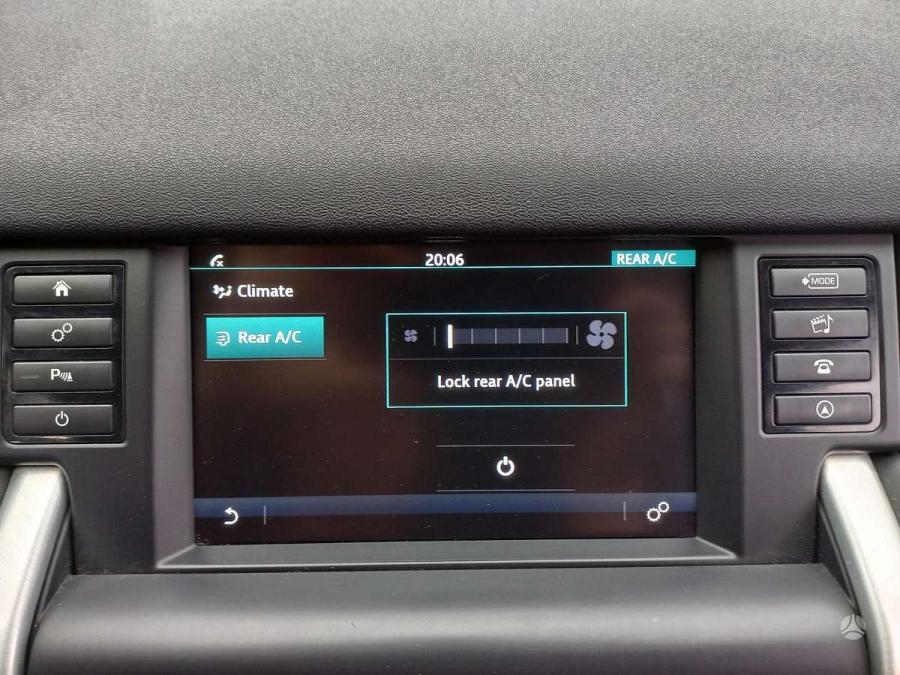 Grey Land Rover Discovery Sport 2016 in Siauliai, with an engine capacity of 2.00 L and mileage of 199 thousand km for 10300 €, photo 28 on AUTOMOTO.COM.LV