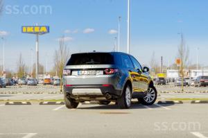Grey Land Rover Discovery Sport 2016 in Riga, with an engine capacity of 2.00 L and mileage of 133 thousand km for 11290 €, photo 6 on AUTOMOTO.COM.LV