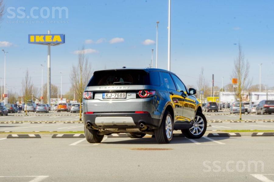 Grey Land Rover Discovery Sport 2016 in Riga, with an engine capacity of 2.00 L and mileage of 133 thousand km for 11290 €, photo 6 on AUTOMOTO.COM.LV