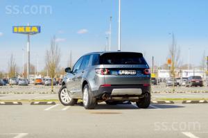 Grey Land Rover Discovery Sport 2016 in Riga, with an engine capacity of 2.00 L and mileage of 133 thousand km for 11290 €, photo 8 on AUTOMOTO.COM.LV