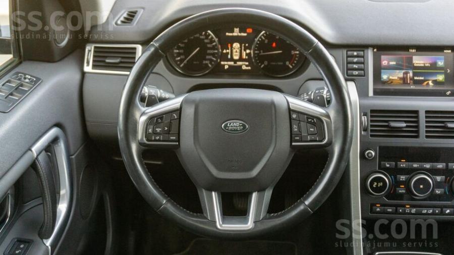 Grey Land Rover Discovery Sport 2016 in Riga, with an engine capacity of 2.00 L and mileage of 133 thousand km for 11290 €, photo 14 on AUTOMOTO.COM.LV