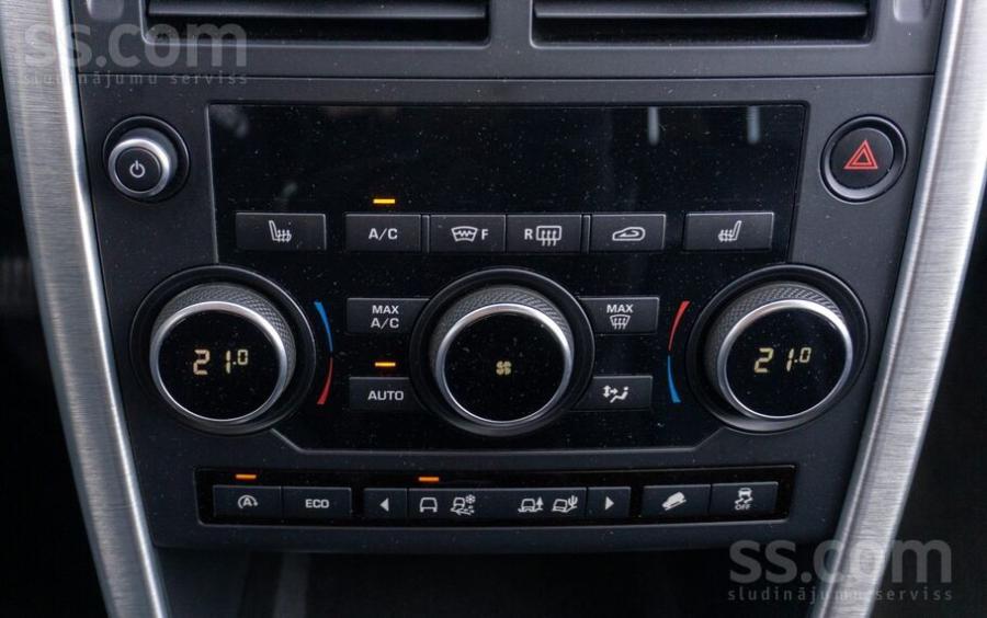 Grey Land Rover Discovery Sport 2016 in Riga, with an engine capacity of 2.00 L and mileage of 133 thousand km for 11290 €, photo 17 on AUTOMOTO.COM.LV