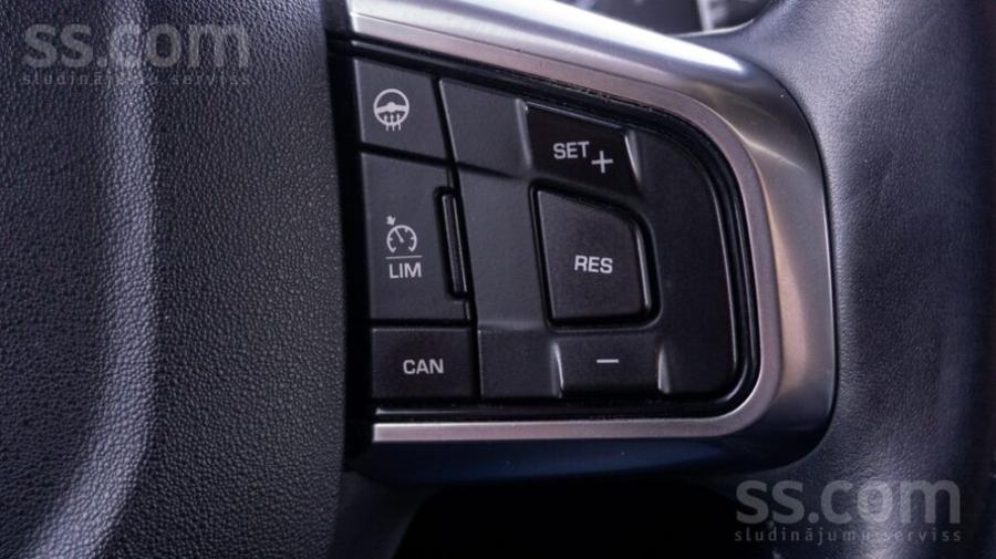 Grey Land Rover Discovery Sport 2016 in Riga, with an engine capacity of 2.00 L and mileage of 133 thousand km for 11290 €, photo 20 on AUTOMOTO.COM.LV