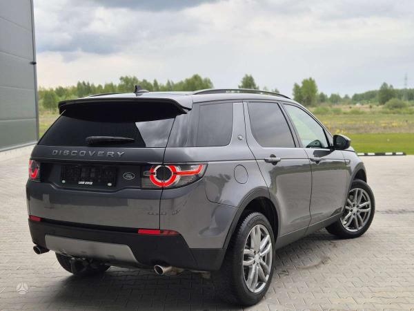 Pelēks Land Rover Discovery Sport 2016 Šauļi, ar dzinēja tilpumu 2.00 L un nobraukumu 218 tūkst. km par 10750 €, foto 3 vietnē AUTOMOTO.COM.LV