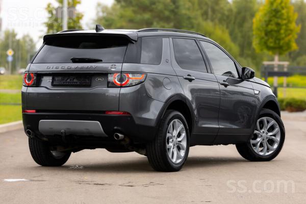 Grey Land Rover Discovery Sport 2016 in Jelgava, with an engine capacity of 2.00 L and mileage of 0 thousand km for 10950 €, photo 5 on AUTOMOTO.COM.LV
