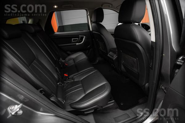 Grey Land Rover Discovery Sport 2016 in Jelgava, with an engine capacity of 2.00 L and mileage of 0 thousand km for 10950 €, photo 9 on AUTOMOTO.COM.LV