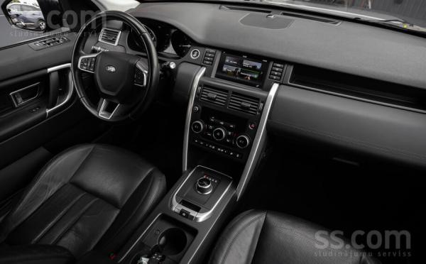 Grey Land Rover Discovery Sport 2016 in Jelgava, with an engine capacity of 2.00 L and mileage of 0 thousand km for 10950 €, photo 10 on AUTOMOTO.COM.LV