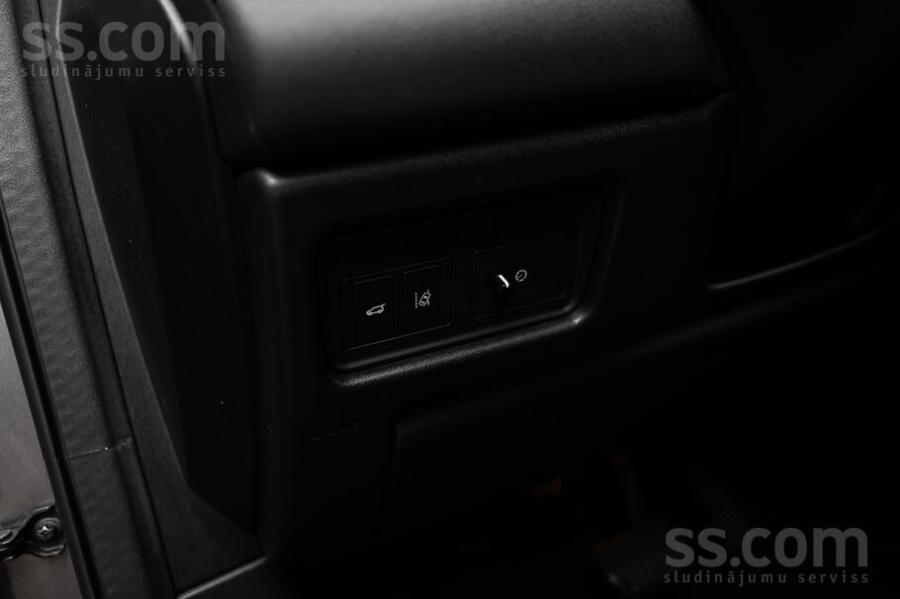 Серый Ленд Ровер Discovery Sport 2016 в Елгава, объемом двигателя 2.00 л и пробегом 0 тыс. км за 10950 €, фото 15 на AUTOMOTO.COM.LV