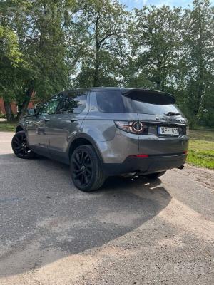 Grey Land Rover Discovery Sport 2016 in Riga, with an engine capacity of 2.00 L and mileage of 176 thousand km for 11200 €, photo 3 on AUTOMOTO.COM.LV